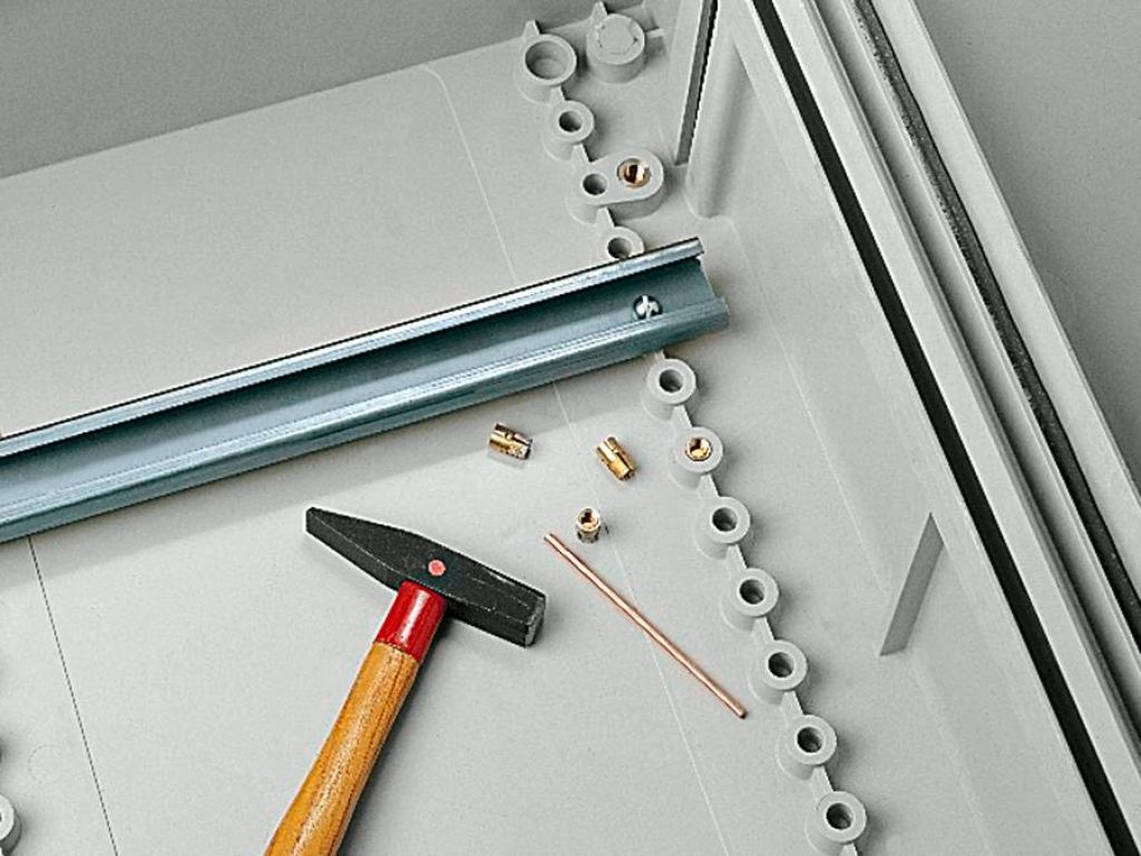 Self-Tapping Inserts / Slotted from MISUMI | MISUMI